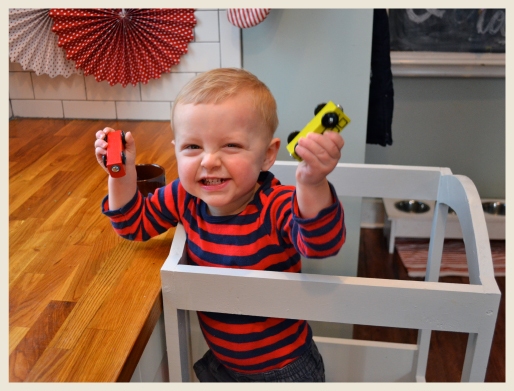 Kitchen booster for kids - Colorfully BEHR