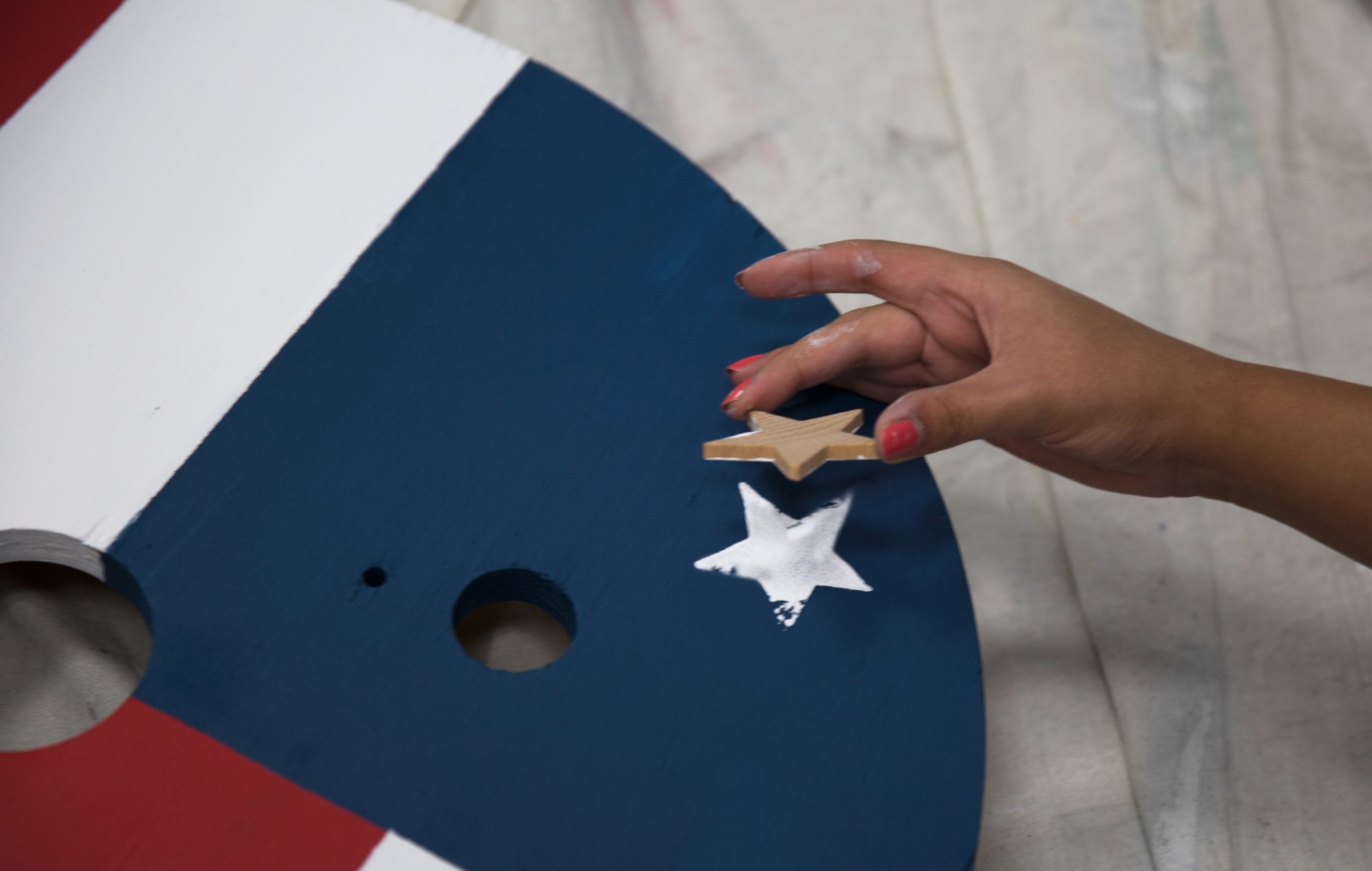 Build a 4th of July Inspired Patriotic Clock | Colorfully BEHR