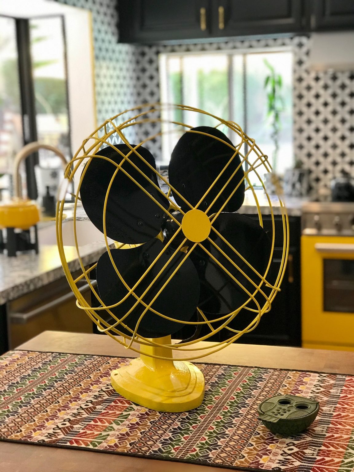 DO IT YOURSELF: VINTAGE FAN MAKEOVER - Colorfully BEHR