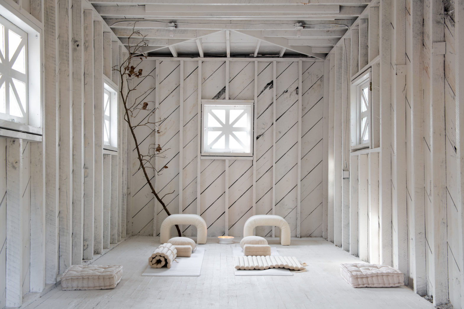 interior-designer-leanne-ford-proves-the-power-of-white-paint ...